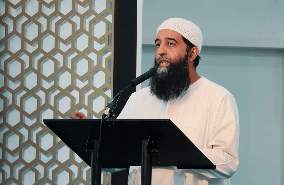 Preacher from mosque consulted over Israeli fan ban said men can ...