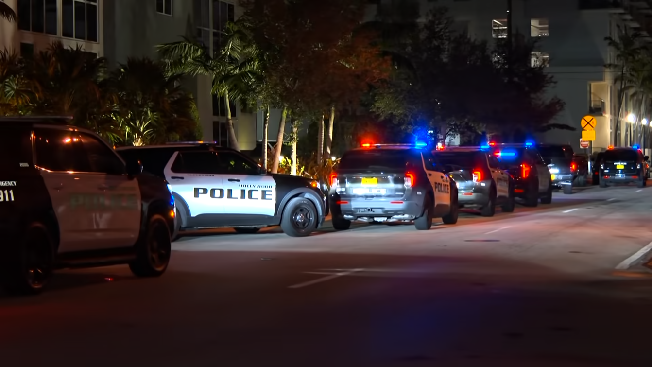 1 injured in early morning shooting in Hollywood, police say