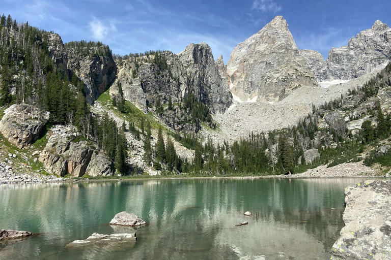 How a secret national park lake became an overrun selfie spot