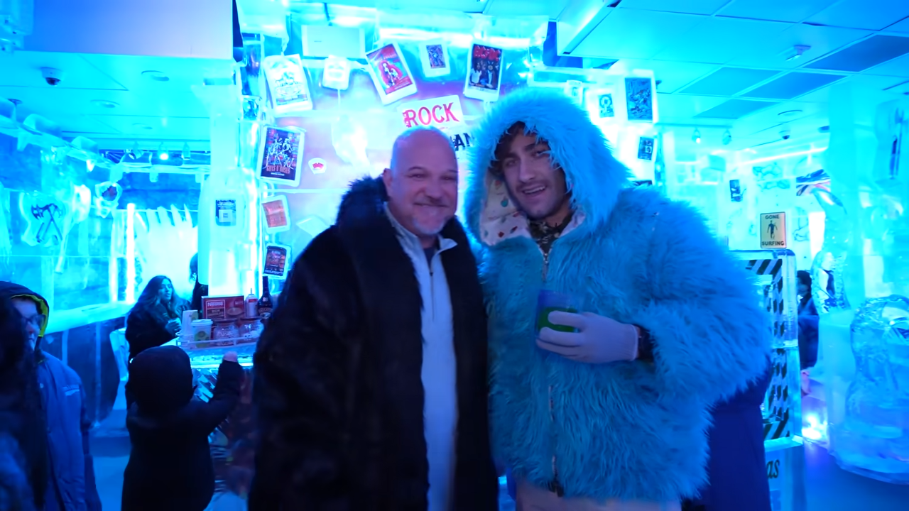 I ate dinner at −5°C in an ice bar - "My teeth hurt"