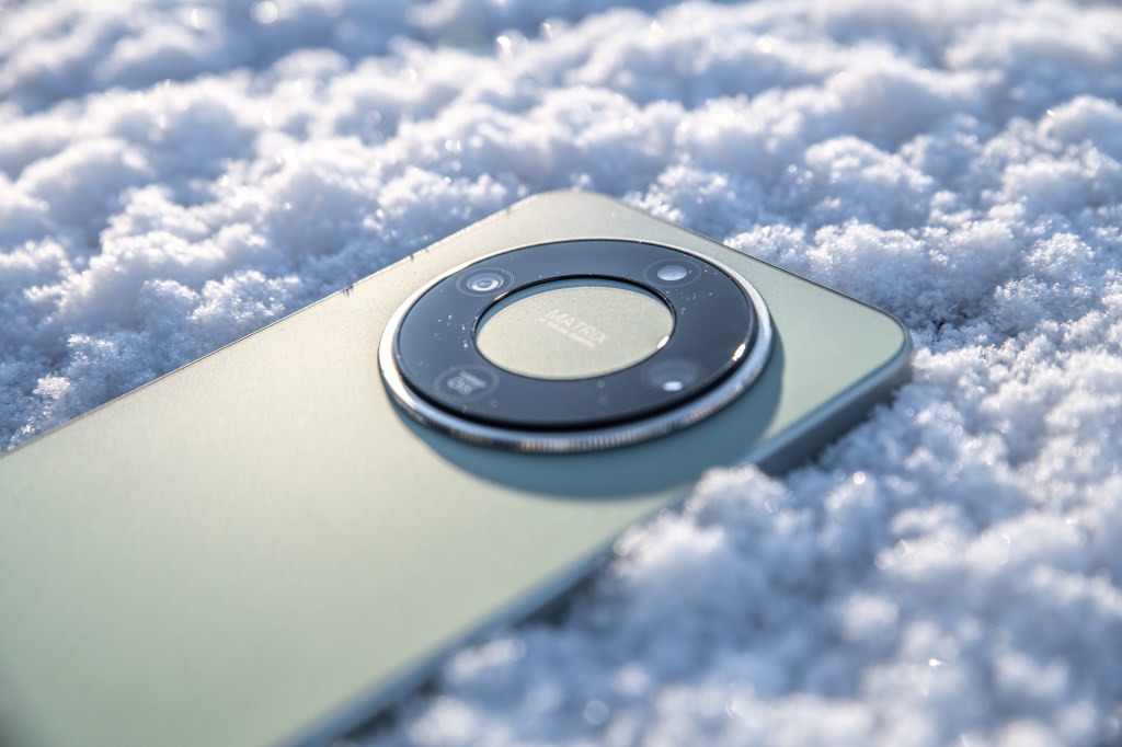 Check out these great discounts on the latest HONOR phones