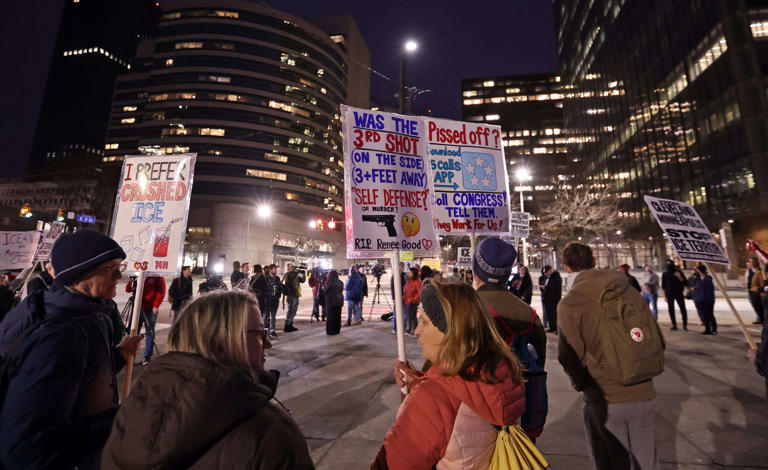 ‘United, we can push back’: Cleveland activists protest ICE killing of ...
