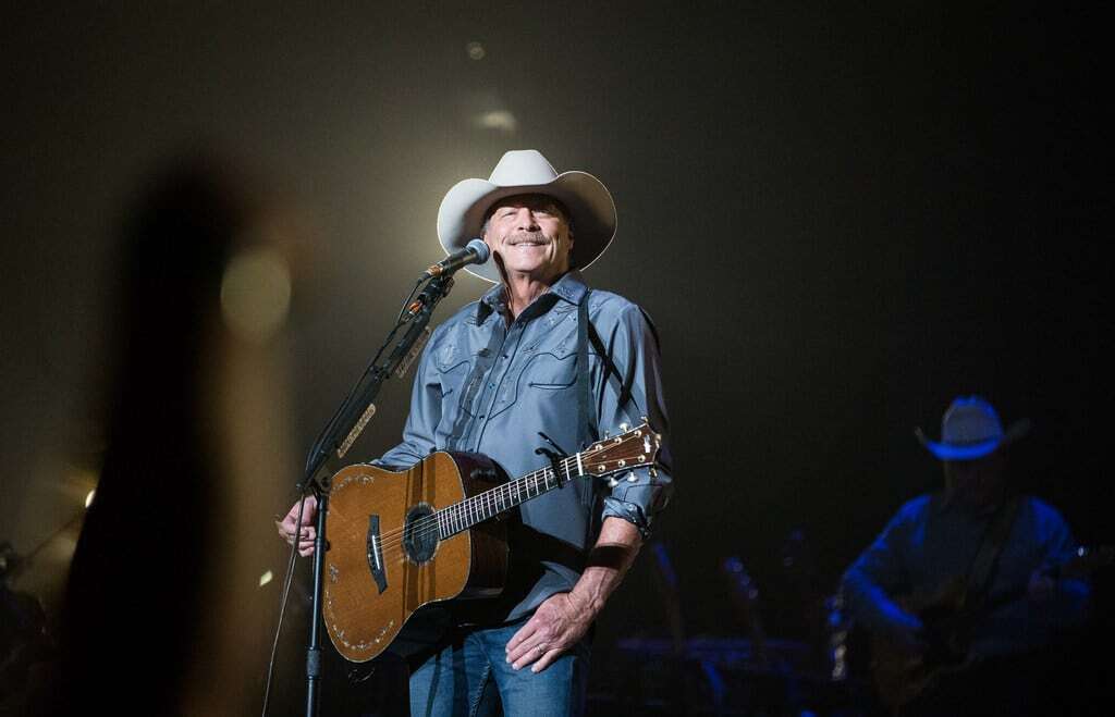 Country music icon’s heartbreaking post has fans praying: 'A beautiful ...