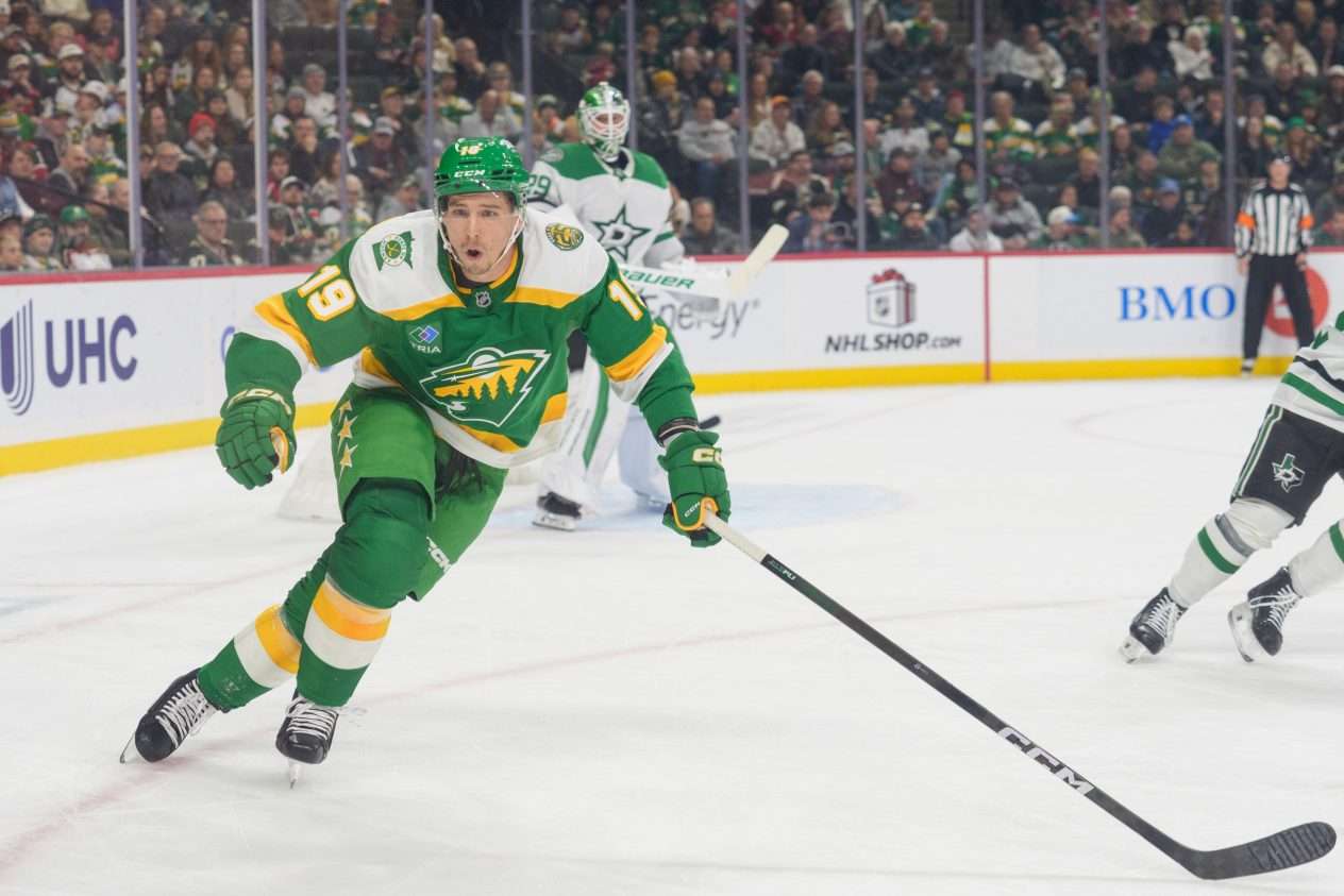 Minnesota Wild näytti yli 400 NHL-pelin veteraanihyökkääjälle ovea