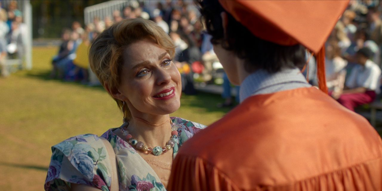 The perms, pixies and bowl cuts of 'Stranger Things': How Julia Roberts ...