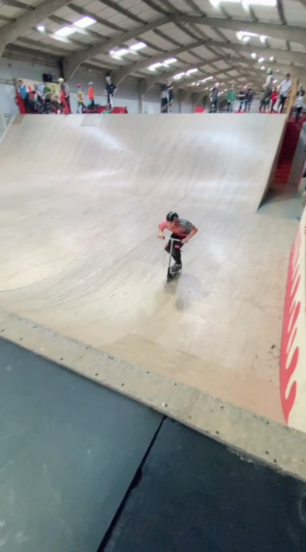 Backie superman deck grabs feel absolutely insane