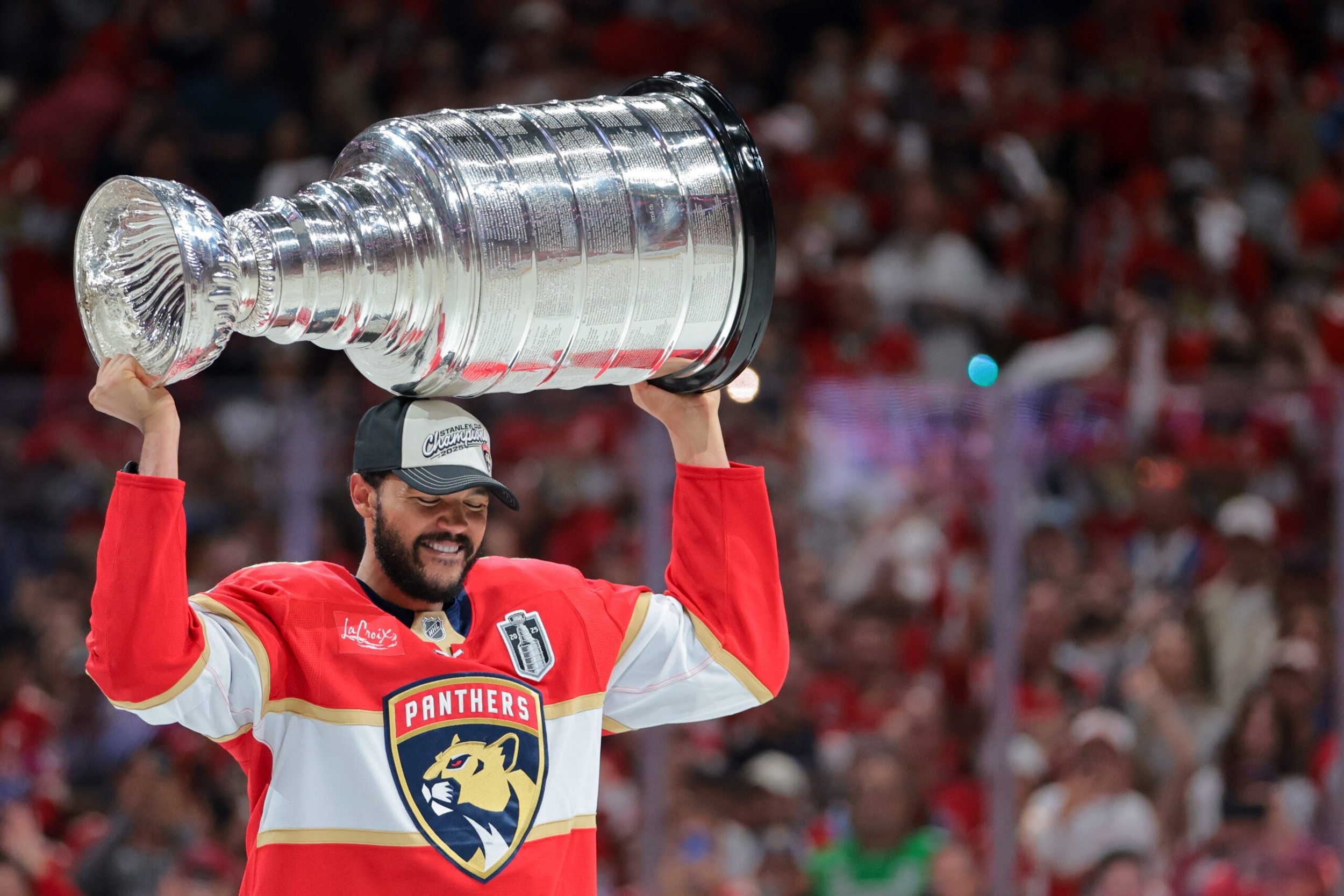 What did the past 10 Stanley Cup champions do at the trade deadline?