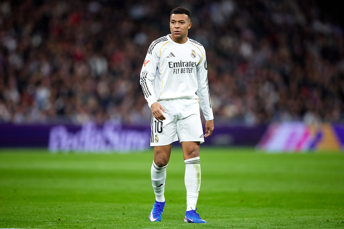 Real Madrid make Kylian Mbappe decision for Barcelona game amid injury