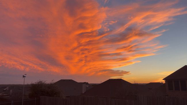 Photographer captures stunning sunset in northern Texas