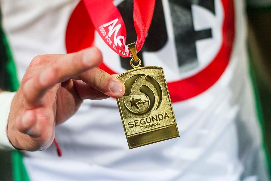 Con tope de sueldos y planteles acotados: así serán las nuevas bases de ...