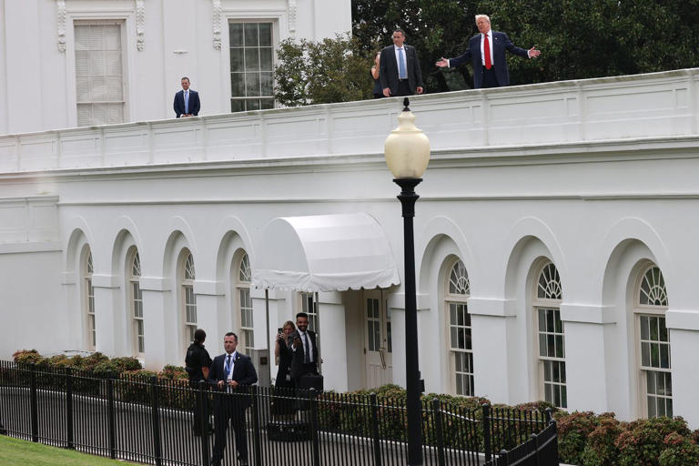 Donald Trump wants to build an 'Upper West Wing' on top of the White ...