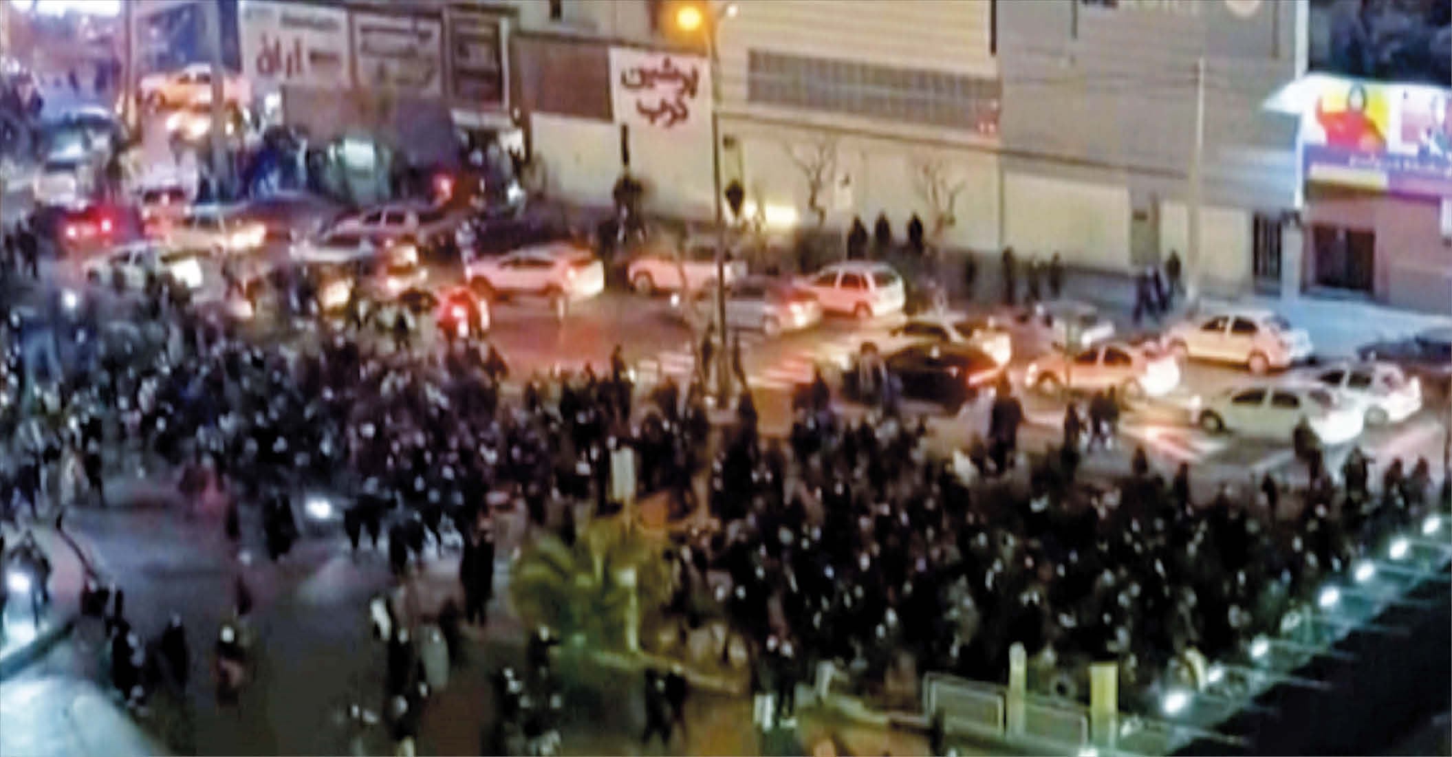 이란 반정부 시위 62명 숨져... 트럼프 “강력 타격할 것” 2차 경고