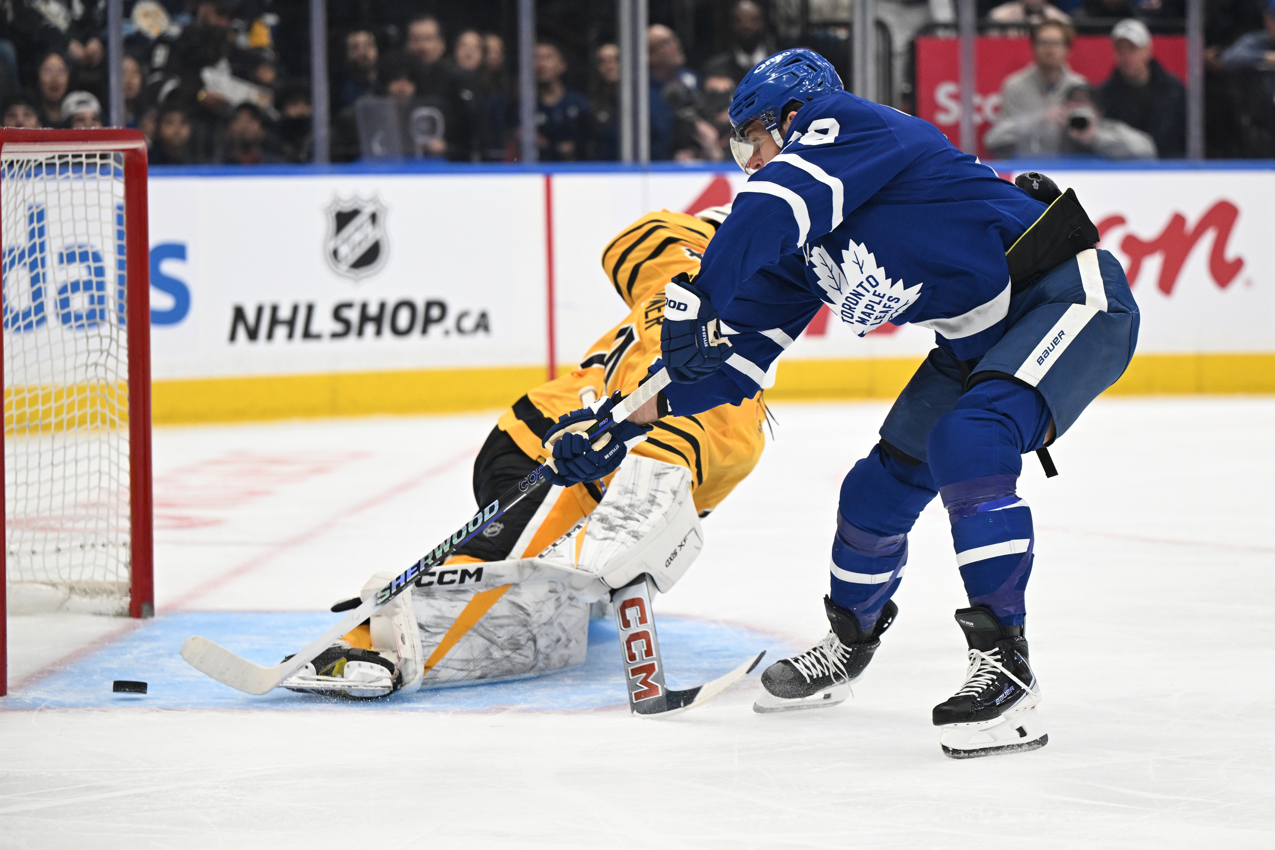 William Nylander for Adam Fox? Maple Leafs insider has no interest