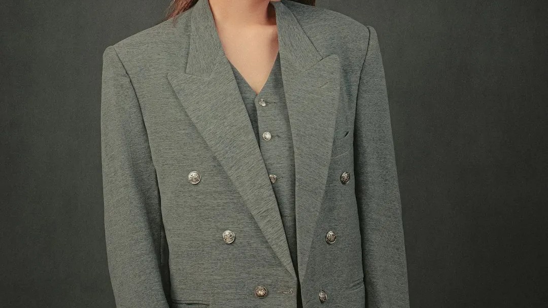 The top 3 best fabrics for curvy workwear