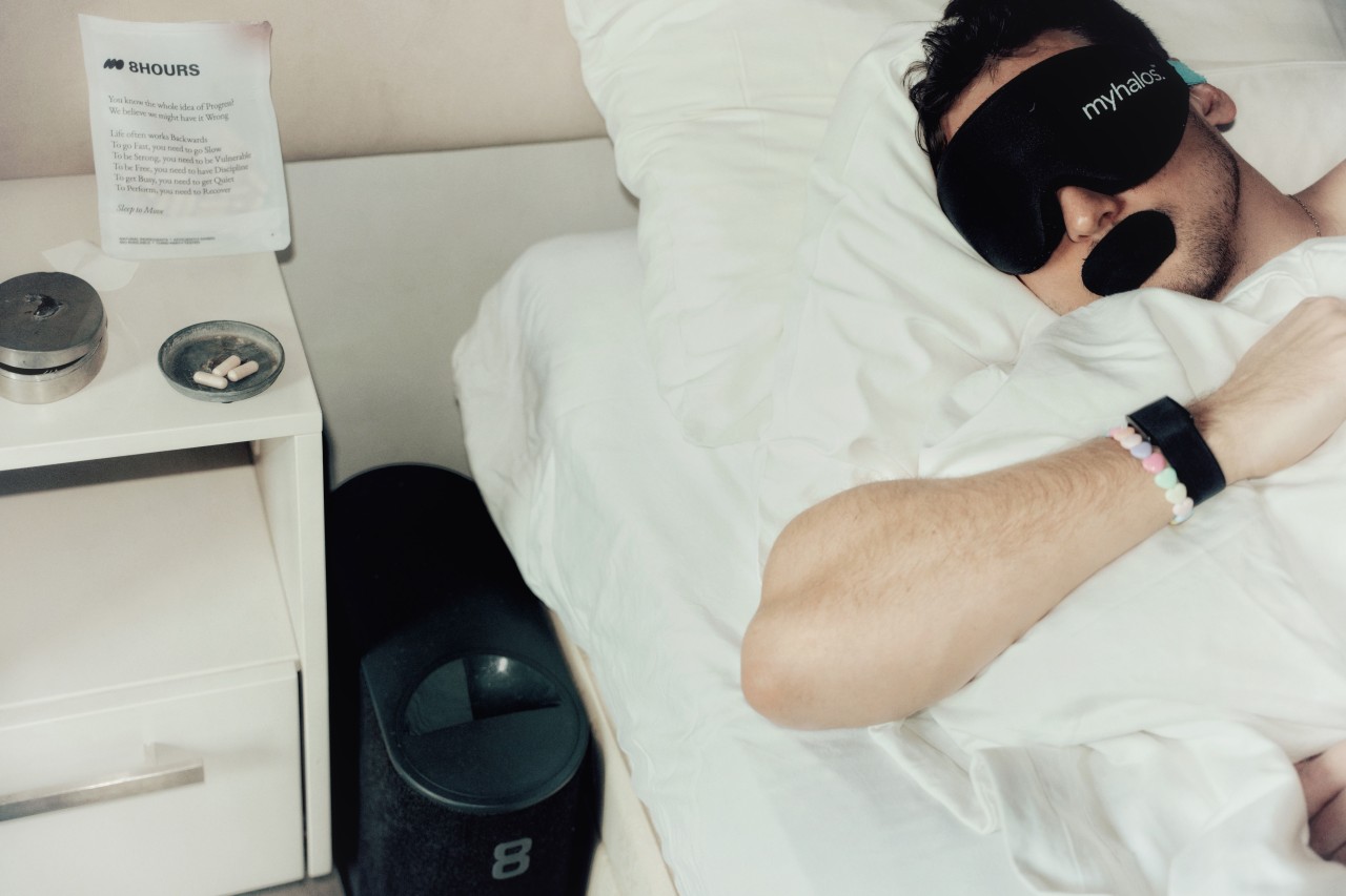 The men who are super competitive about sleep—and the gear they swear by