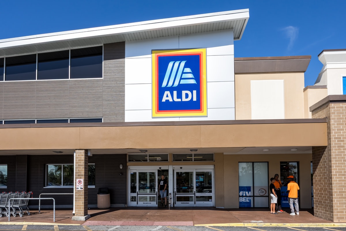 Aldi is bringing a stunning accent side table to stores, and it's super ...
