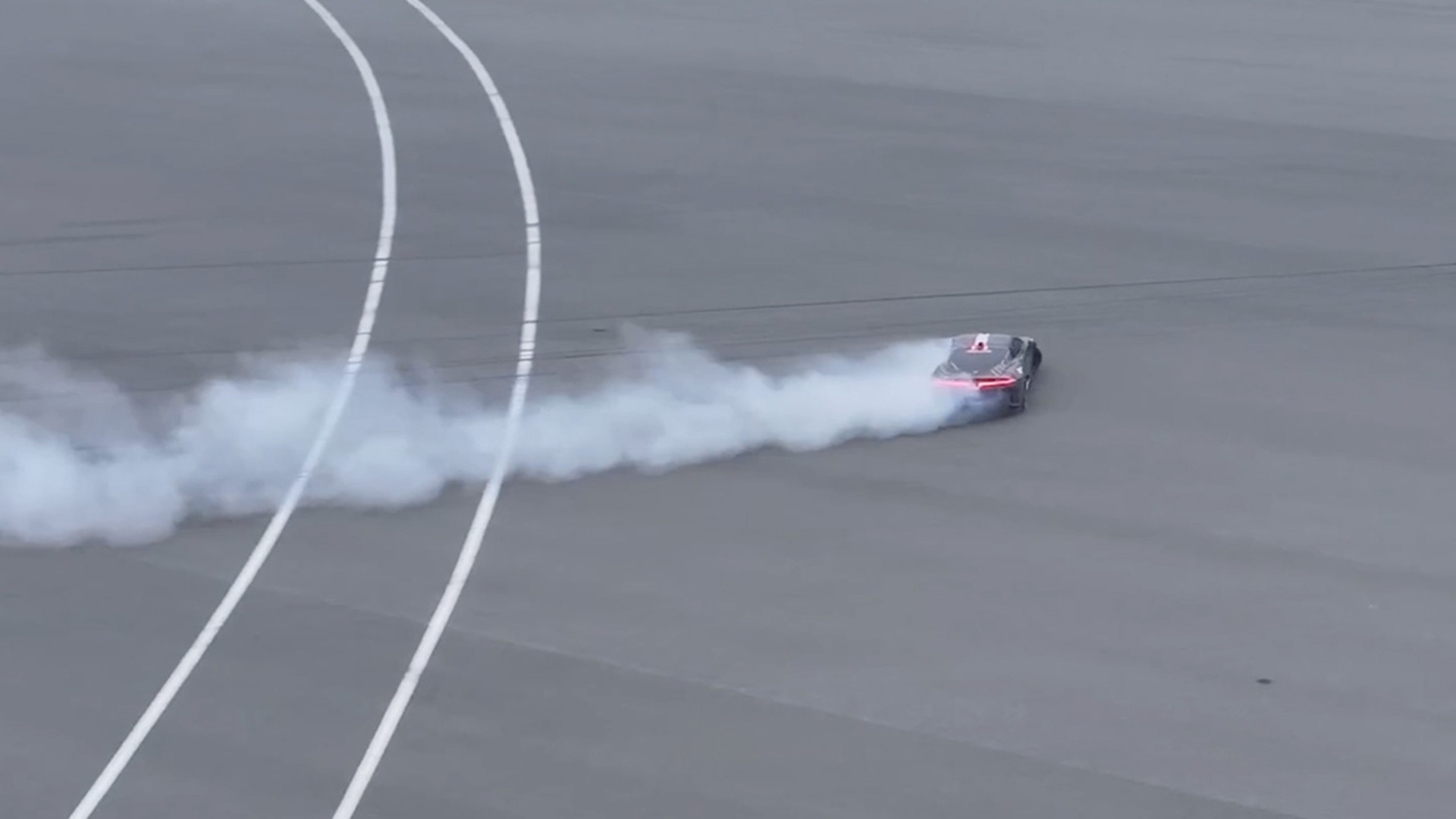 Fastest drift by an electric car 213.523 km/h (132.68 mph) by Jason Ye ...