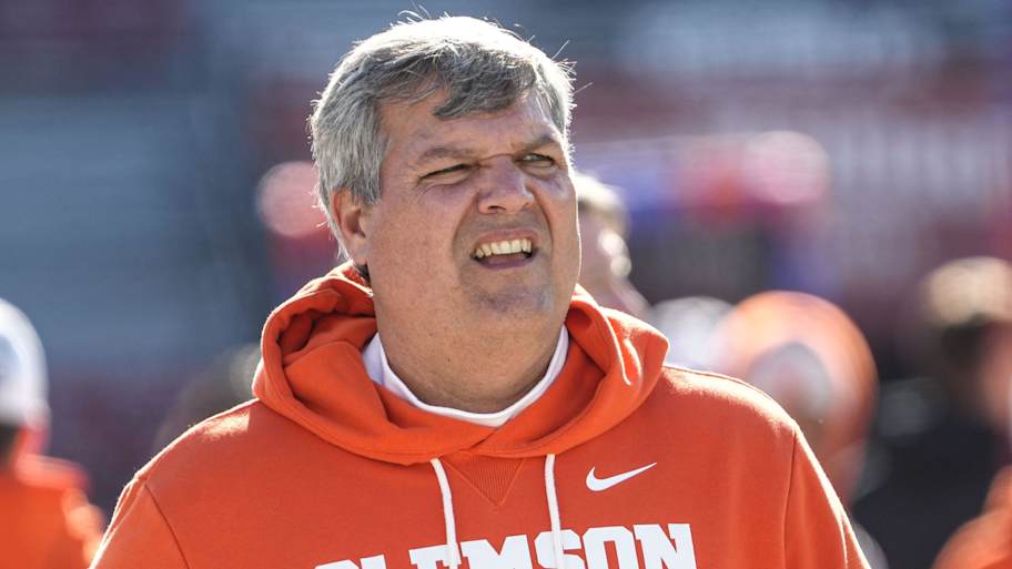 Offensive tackle with all-conference honors on Clemson visit