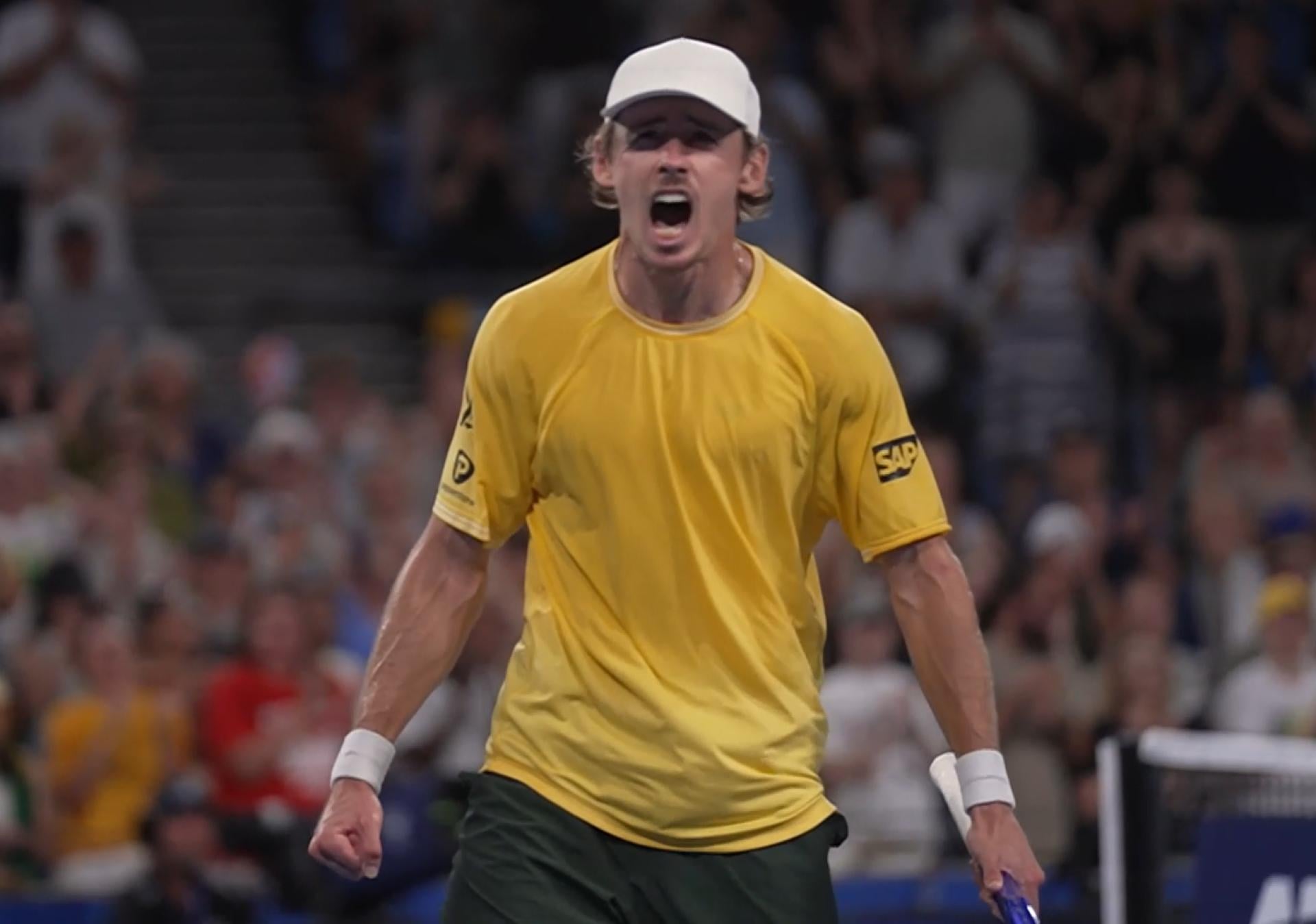 Alex de Minaur edges Hubert Hurkacz, keeps Australia alive