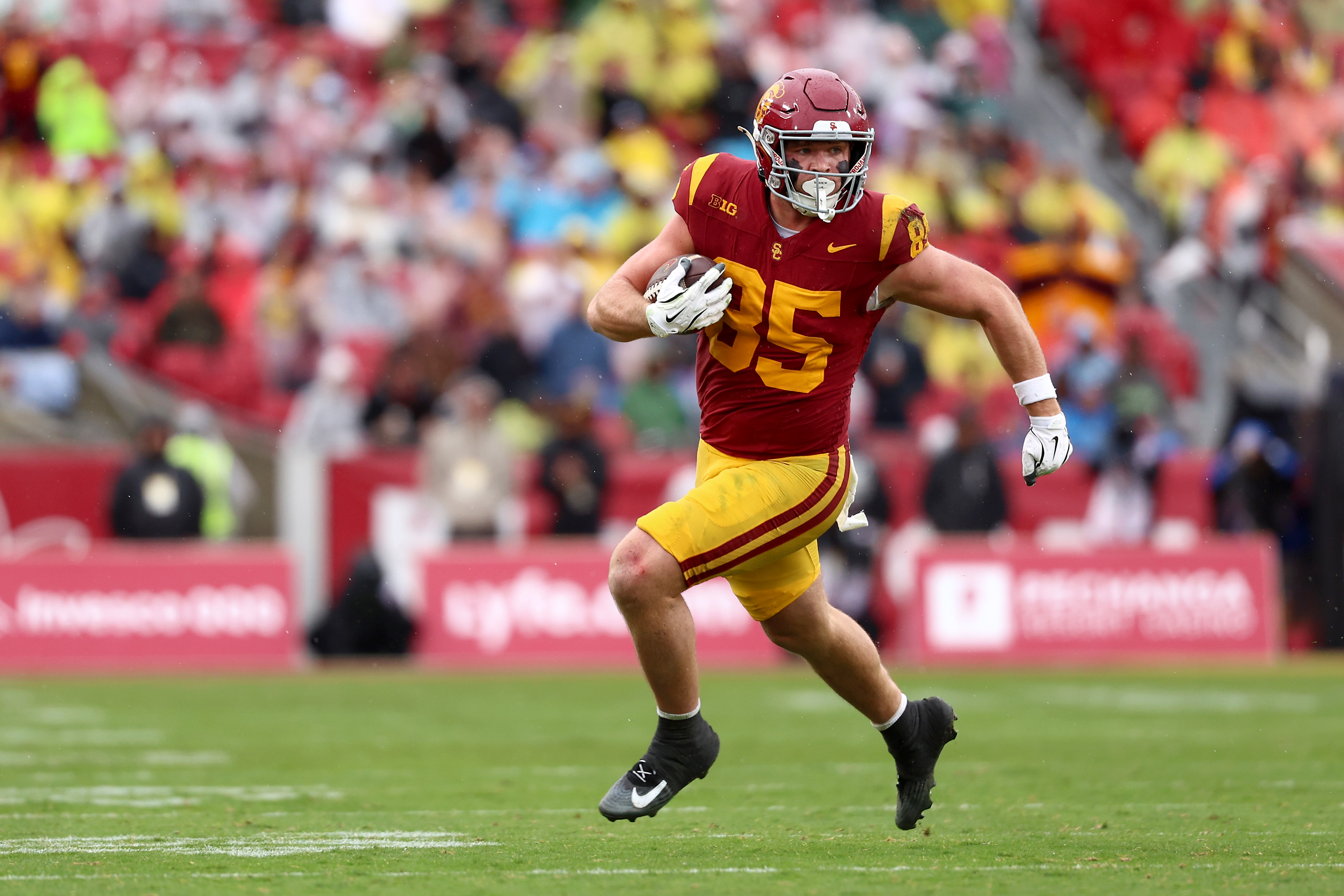 USC tight end transfer Walker Lyons commits to BYU