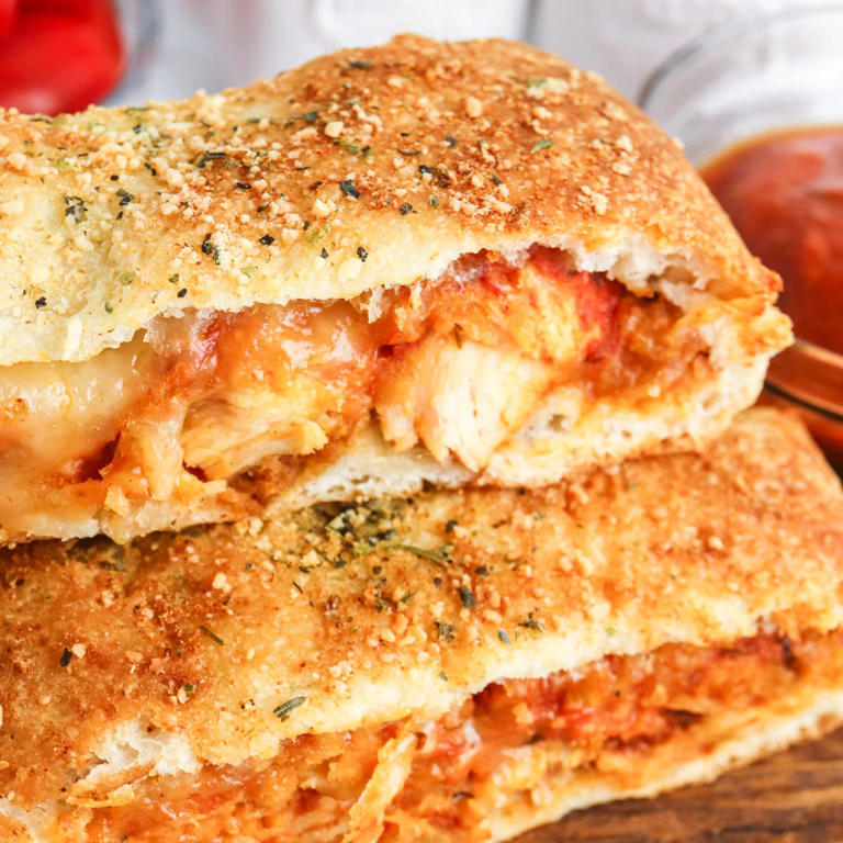 Easy weeknight chicken parm stromboli