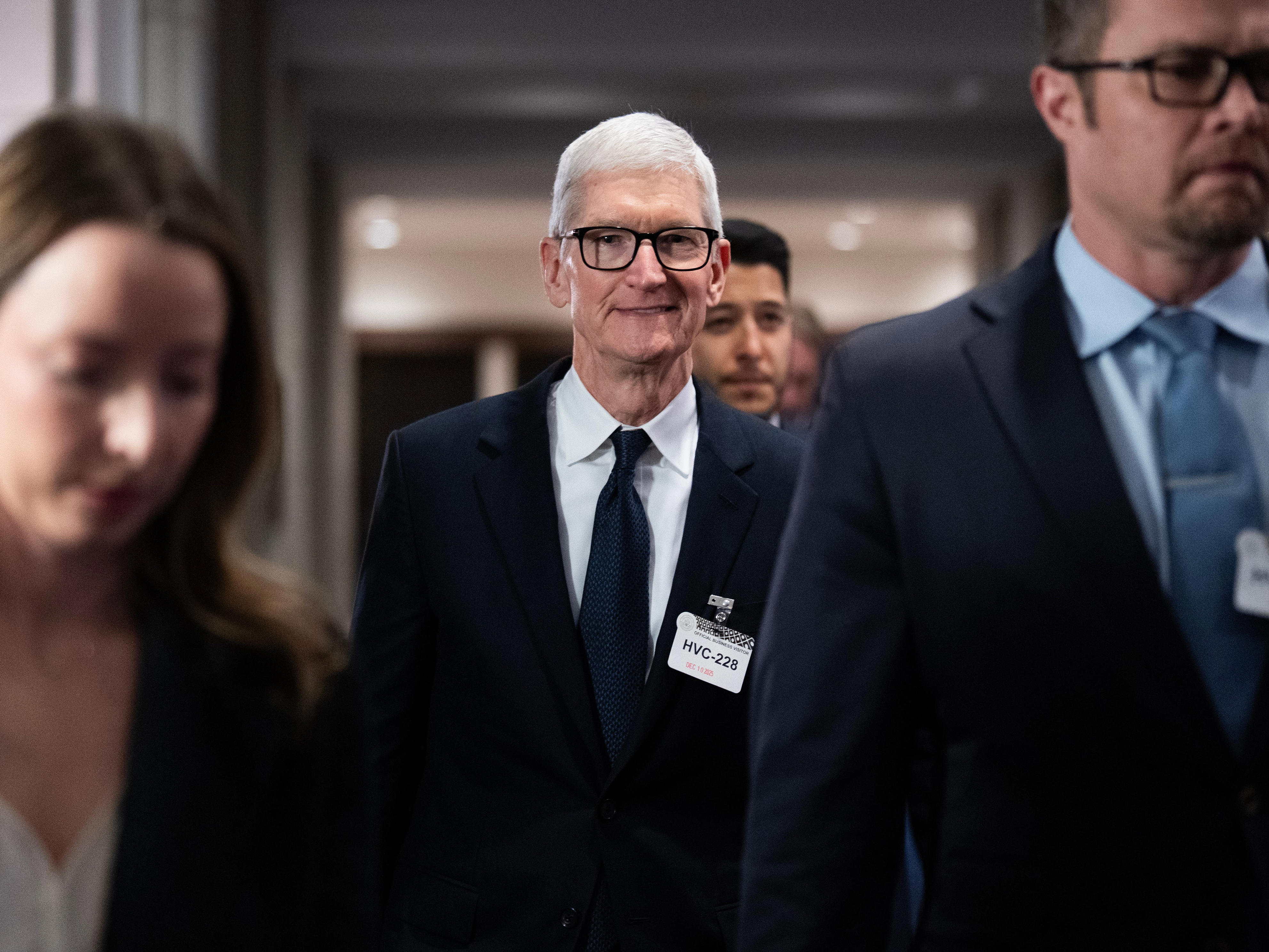 Here's how much Apple CEO Tim Cook made last year