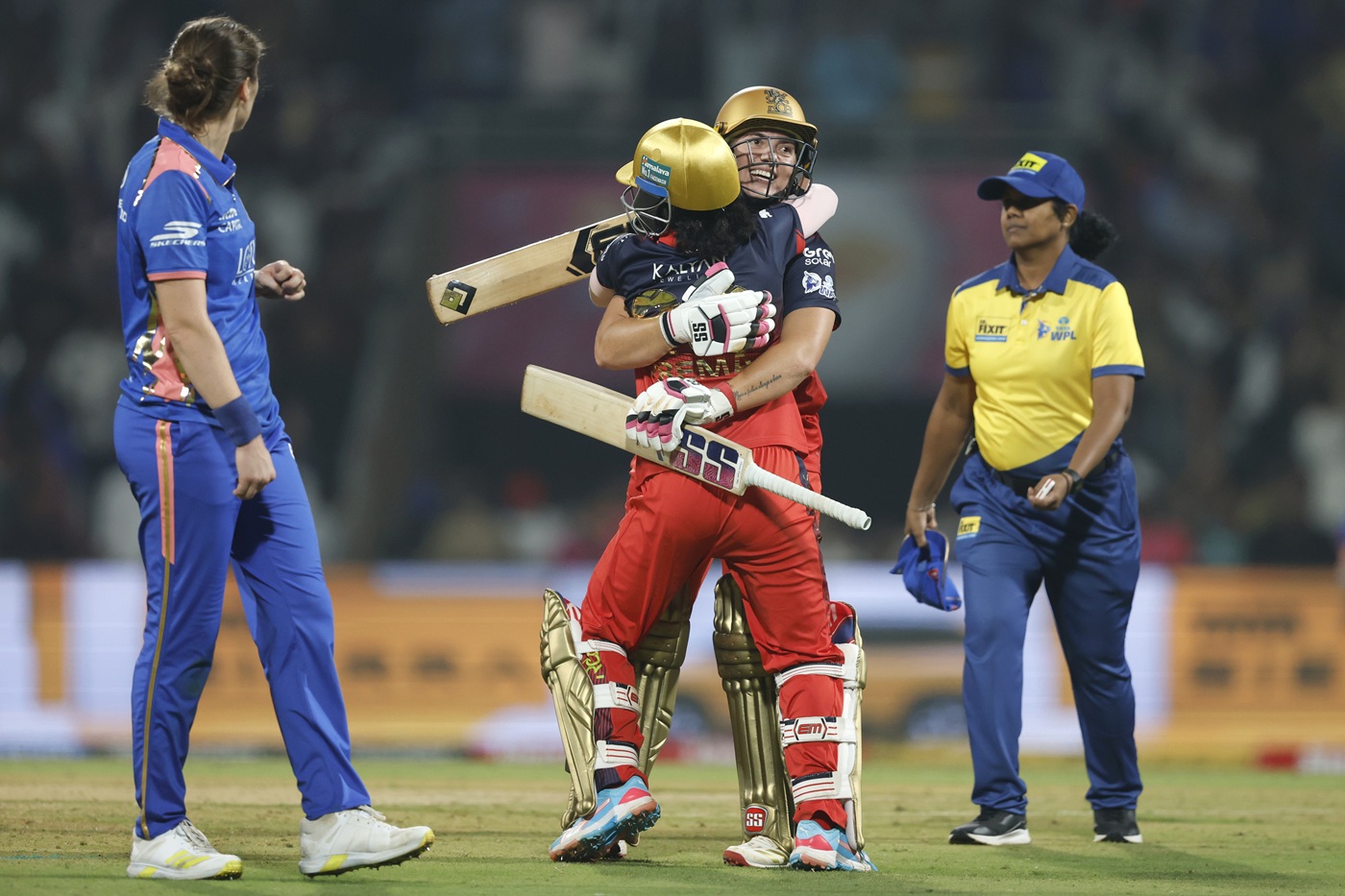 De Klerk comes clutch as RCB steal last-ball thriller against Mumbai ...