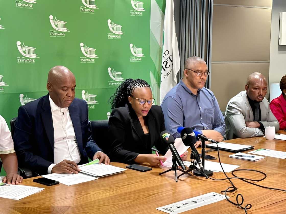 Tshwane mayor Nasiphi Moya announces sale of government cars: "Too ...