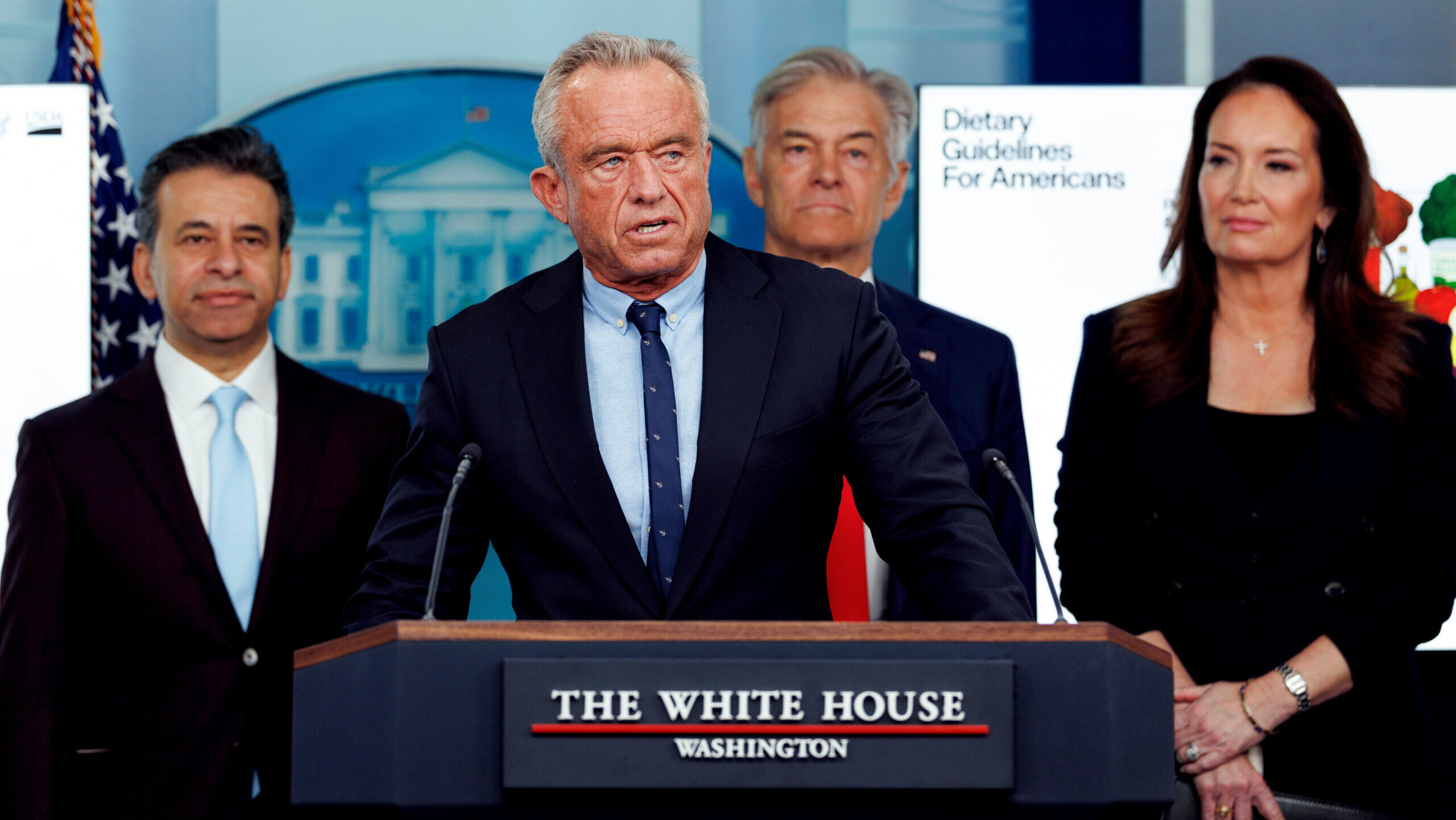 RFK Jr.’s ringtone goes off during press conference & people think it ...