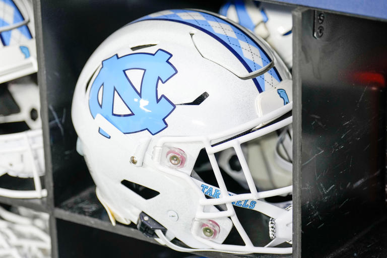 Tar Heels add size up front with new offensive line commitment