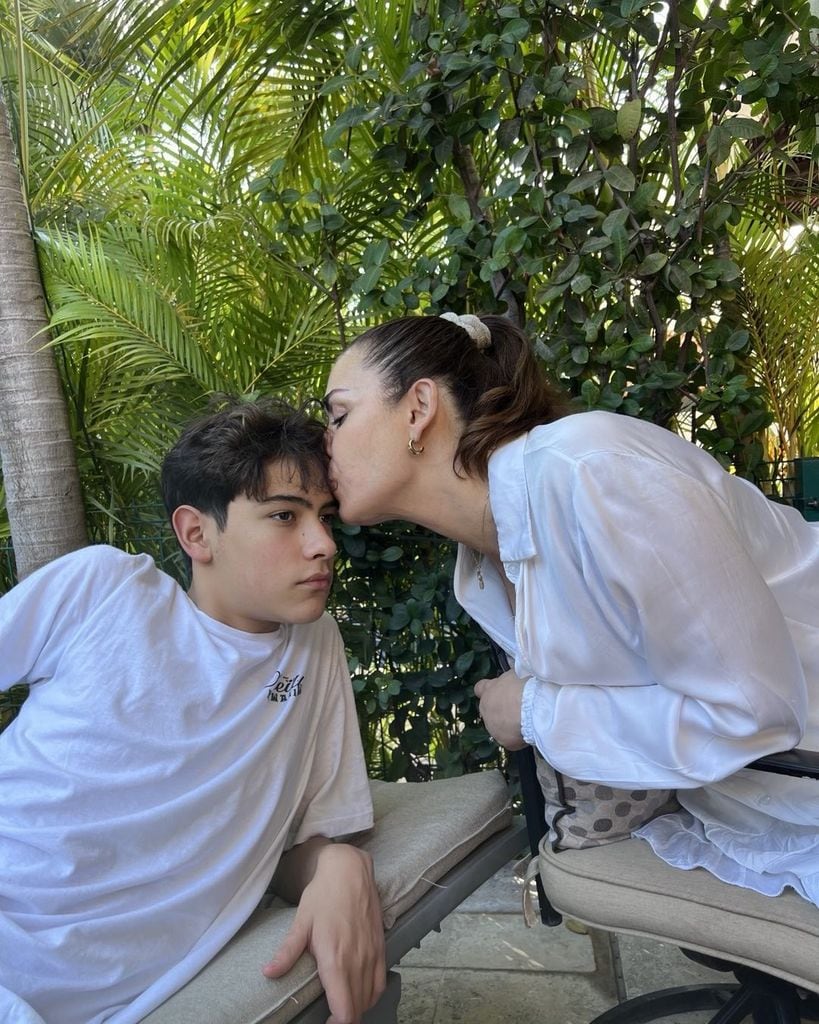 Anette Michel revela por qué no dejó que su hijo debutara en una telenovela