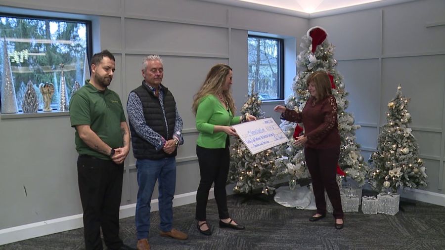 Celebrity bartender event raises $28K for Second Harvest