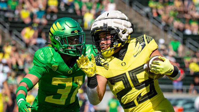 Oregon moves two defensive backs to running back amid Peach Bowl roster ...