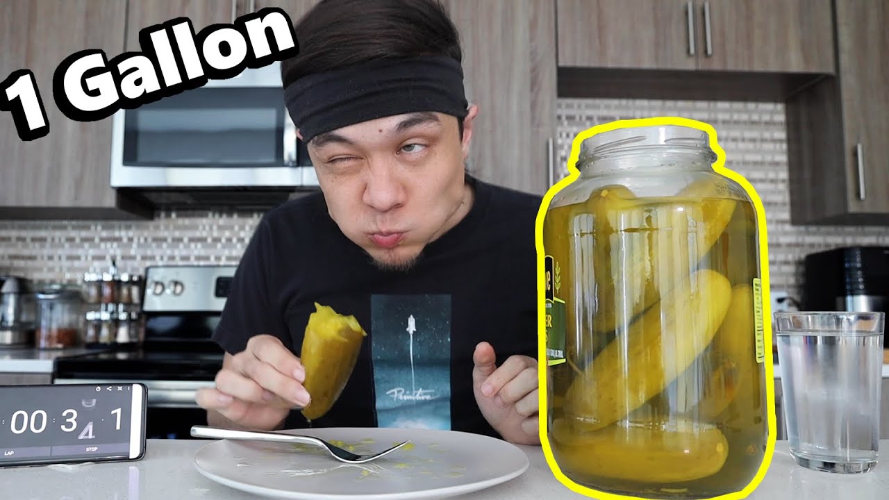 1 gallon jar of pickles challenge 🥒