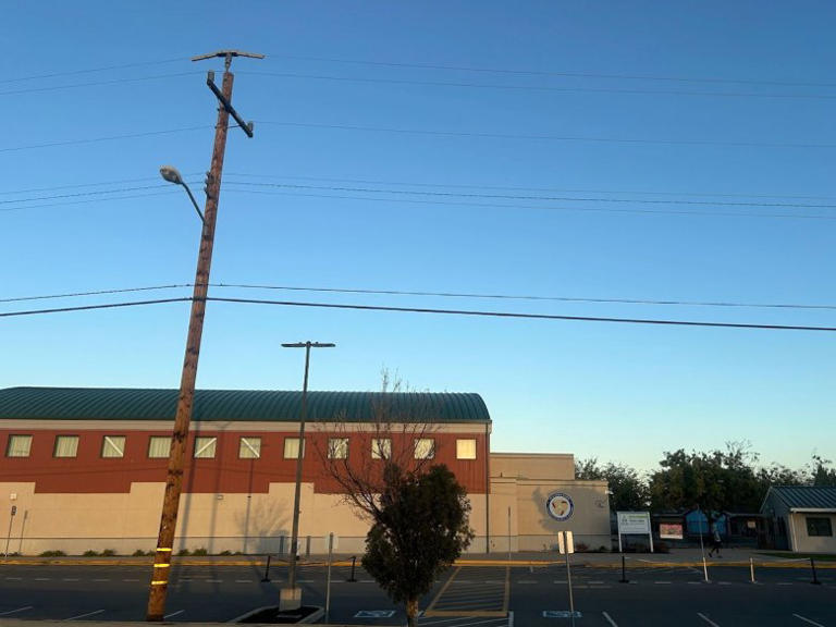 Wi-Fi futility: Dozier-Libbey High hampered by persistent internet ...