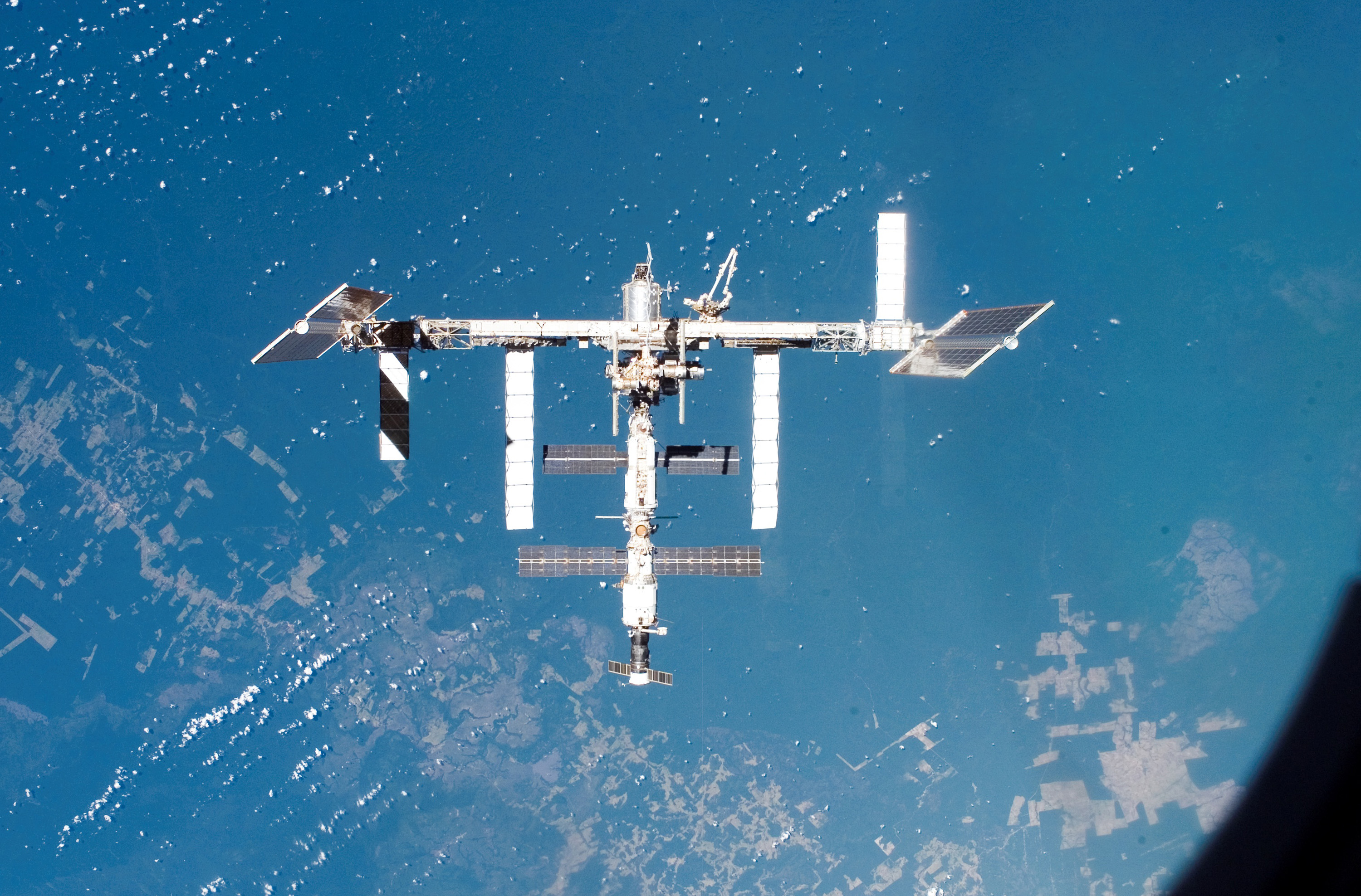 NASA to bring ISS crew home early because of an astronaut's health ...