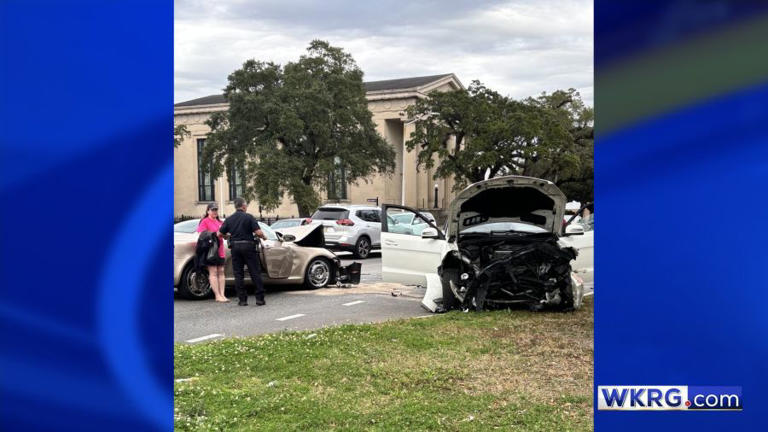 Crash on Government Street leaves one driver injured
