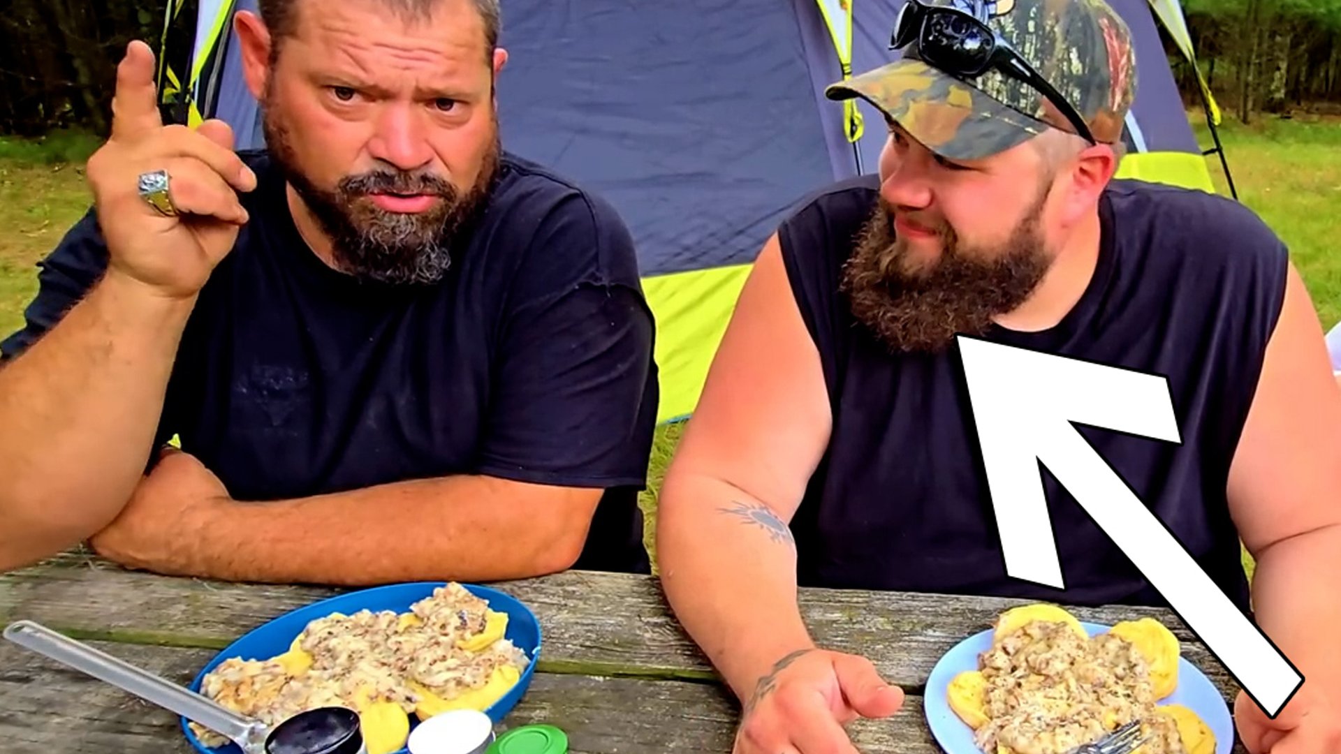 Eating, cooking & talking under the open sky