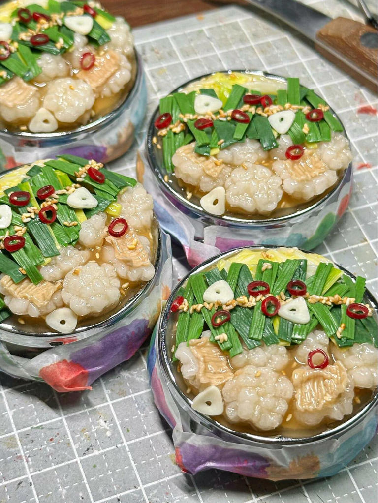 おいしそうな「ホルモン鍋の正体」に思わず目を疑う 「胡麻が良いアクセント」