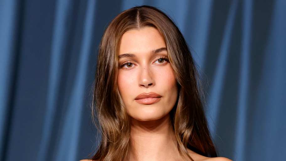 Hailey Bieber’s latest effortless glam shows why you should never skip ...