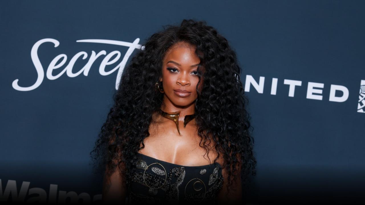 Ari Lennox – "Twin Flame"