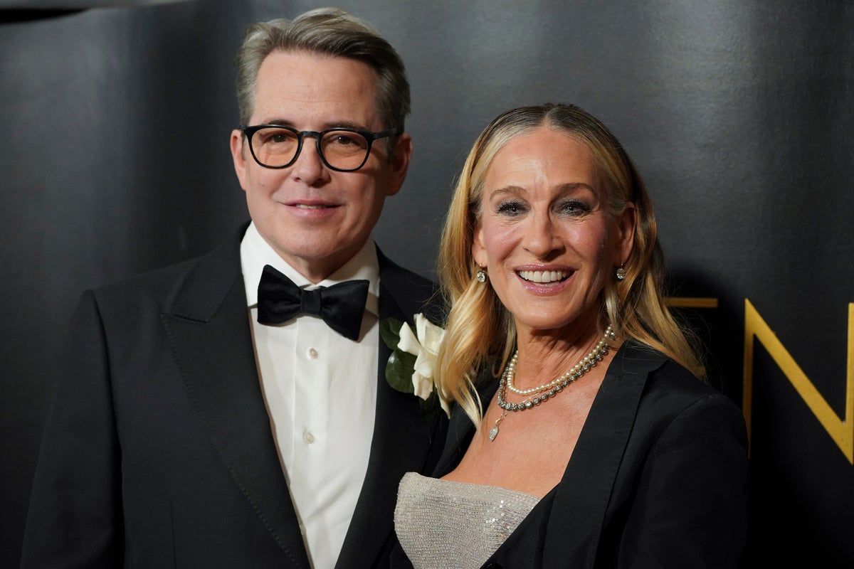 Matthew Broderick presents wife Sarah Jessica Parker prestigious award