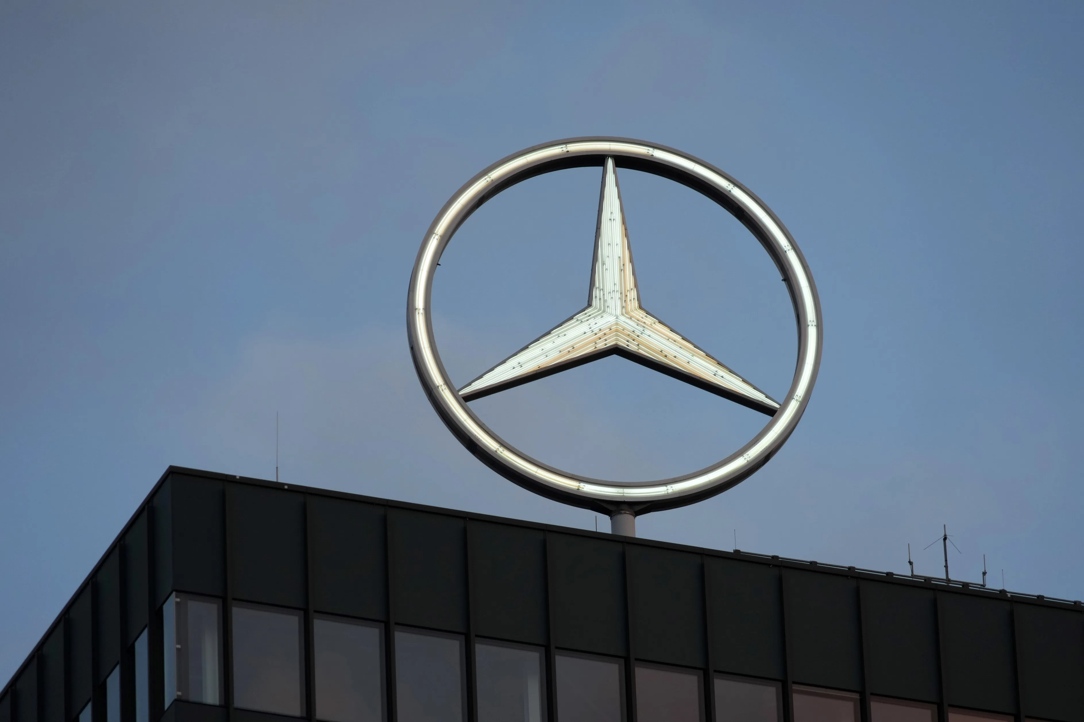 Mercedes under fire as F1 rivals protest the 2026 power unit loophole