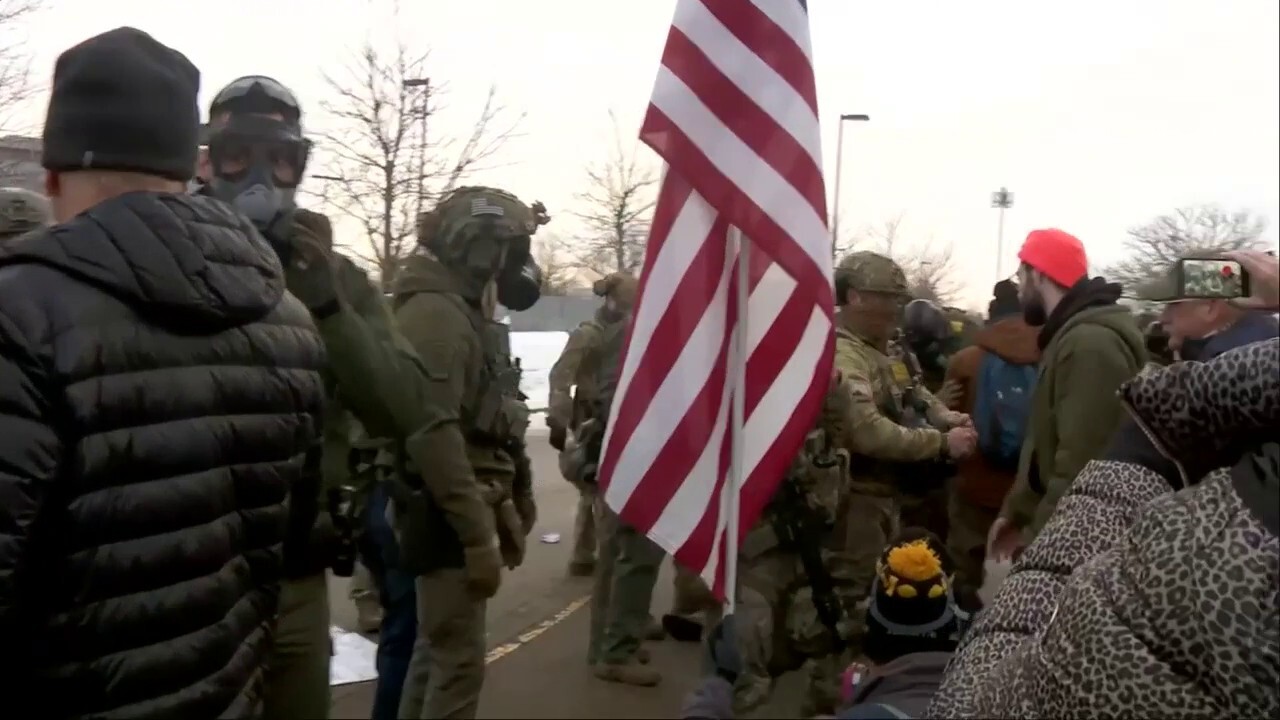Watch: Chaotic scenes unfold in Minneapolis as protesters confront law ...