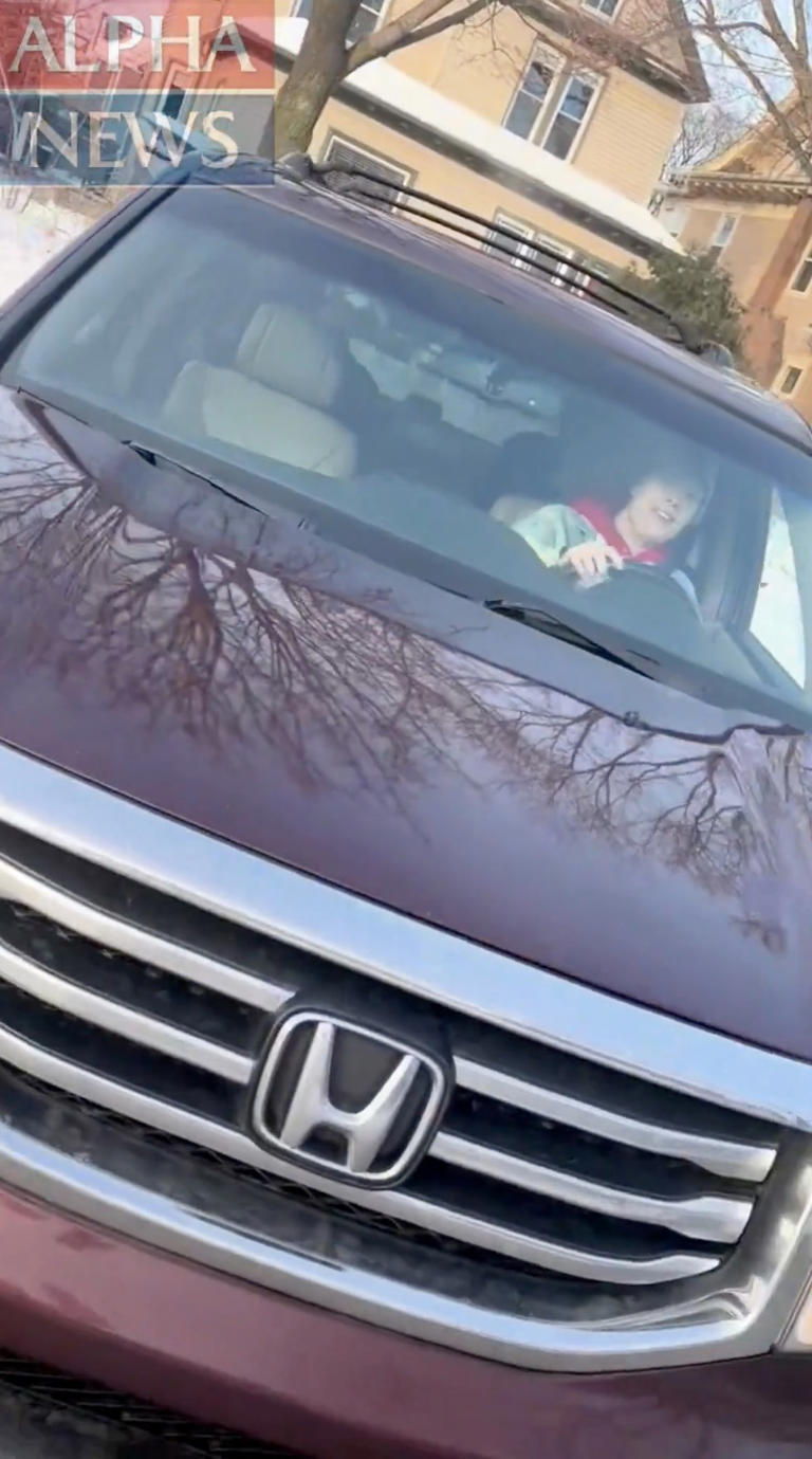 JD Vance says footage proves ICE agent’s ‘life was endangered’ when he ...