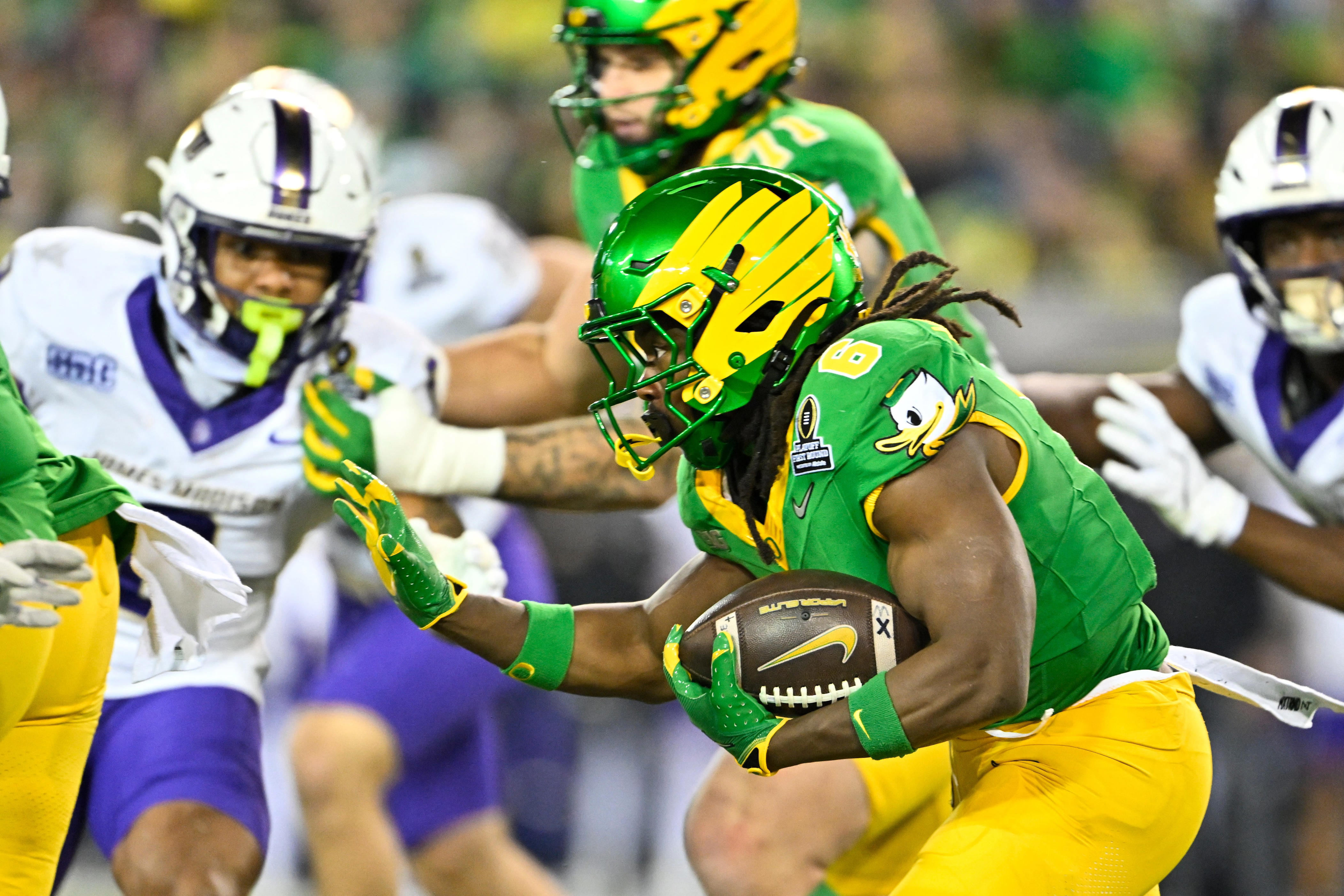 Oregon running back Noah Whittington will play in Peach Bowl vs ...