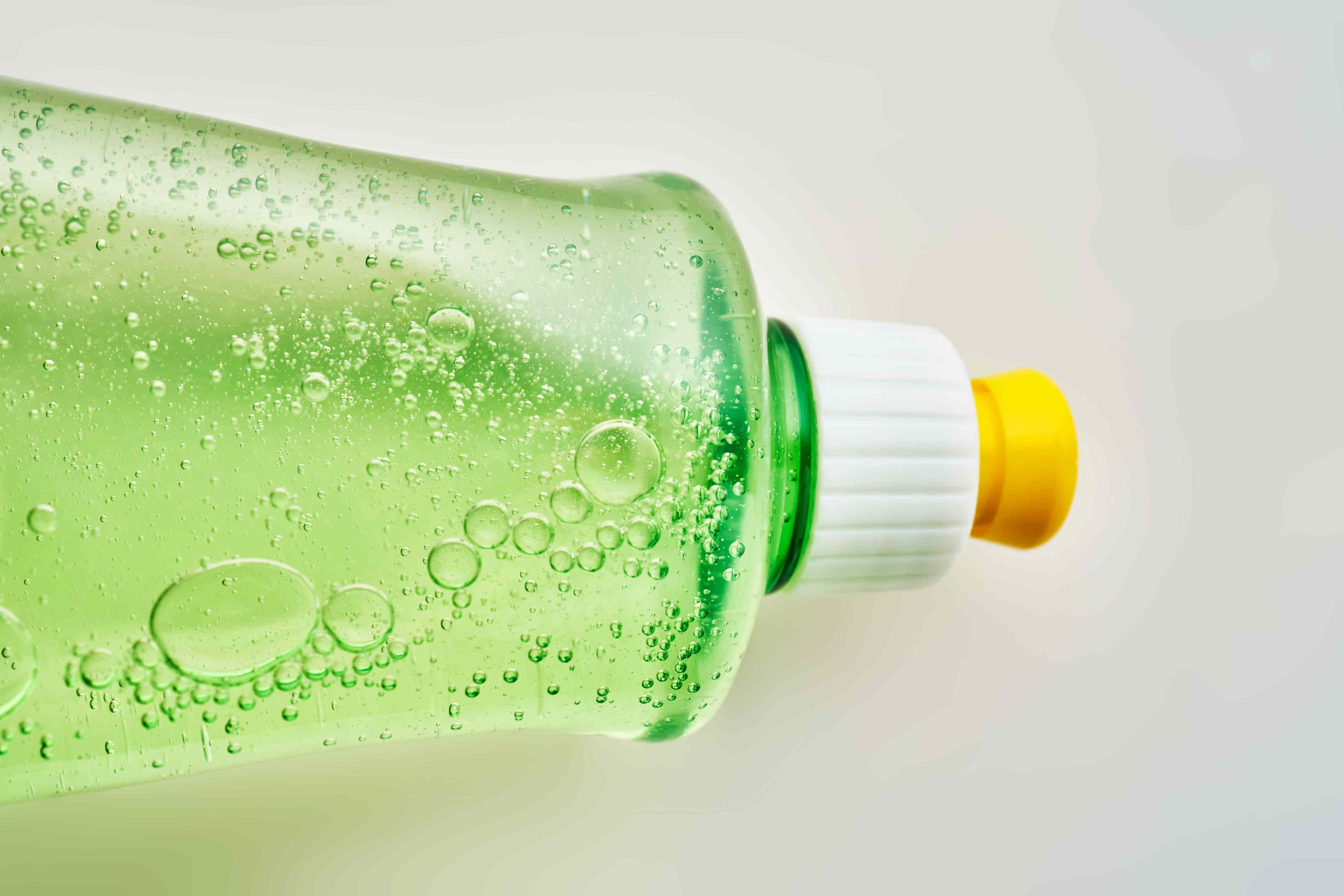 6 things dish soap cleans amazingly well (besides dishes)