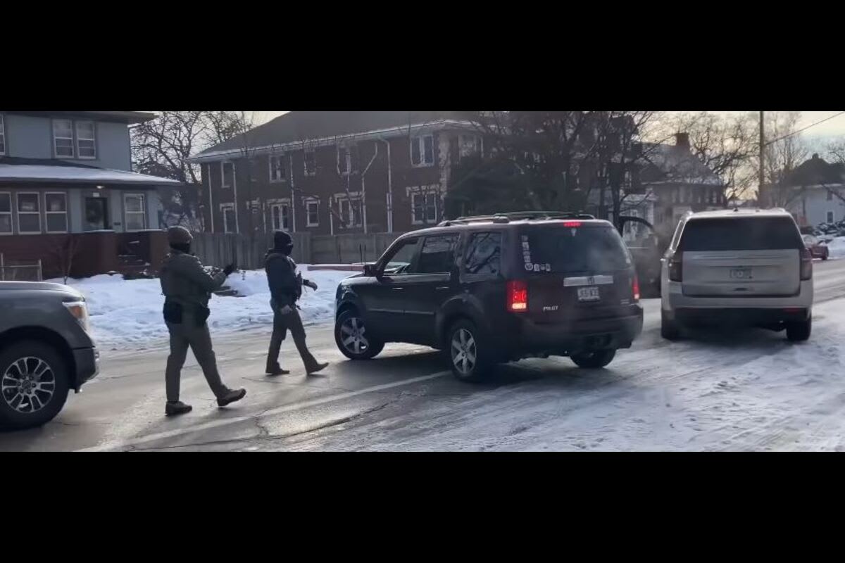 Ex-FBI firearms instructor says ICE shooting reflects agency's policy ...