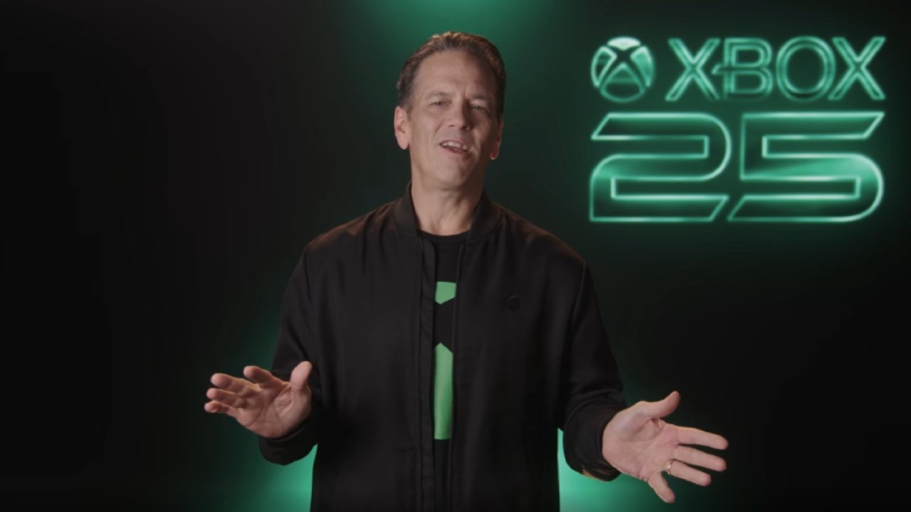 Phil Spencer e il logo del 25° anniversario di Xbox compaiono in un ...