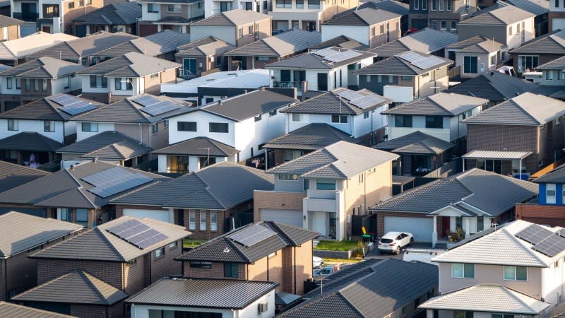 After Trump posts bonds plan, mortgage rates pass threshold